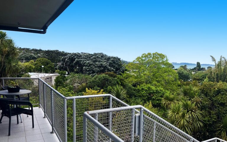 Oneroa Bay Villas - Overview of Waiheke Island