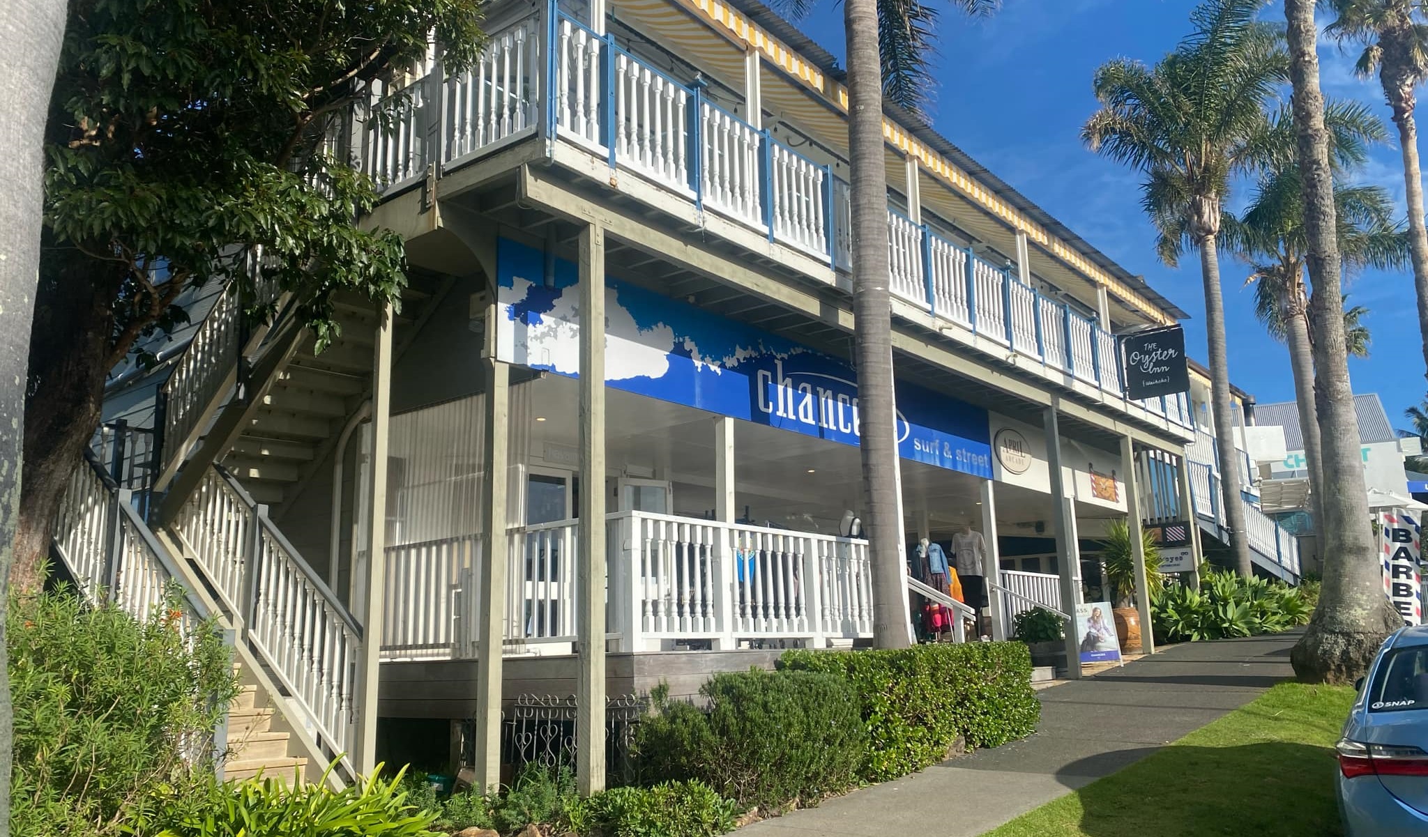 Chances Oneroa - Overview of Waiheke Island