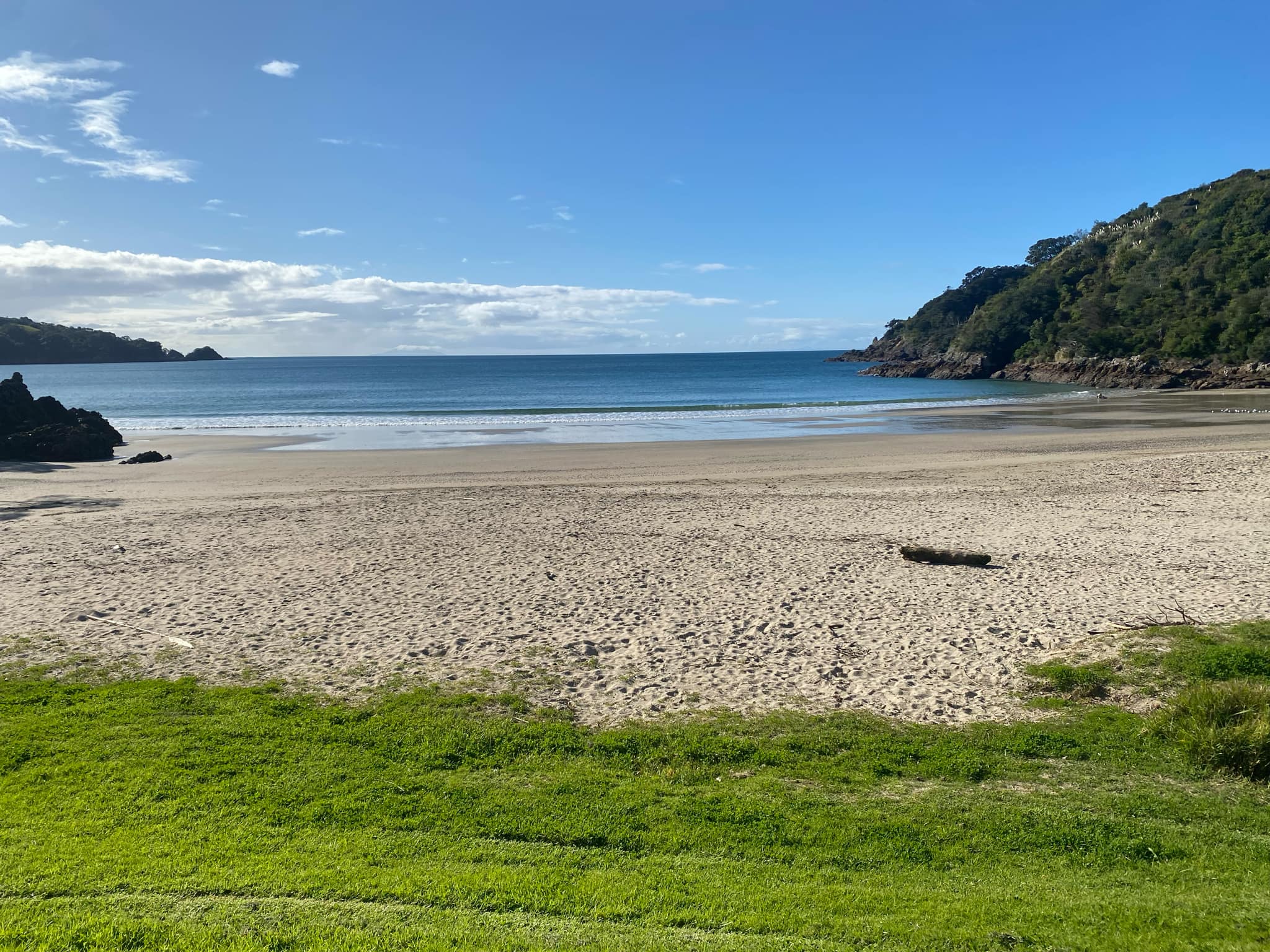 Little Oneroa Beach - Overview of Waiheke Island