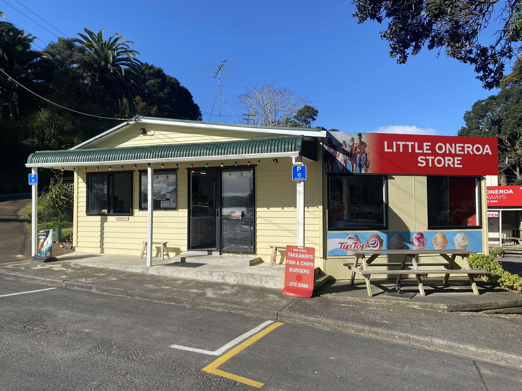 Little Oneroa Store - Overview of Waiheke Island
