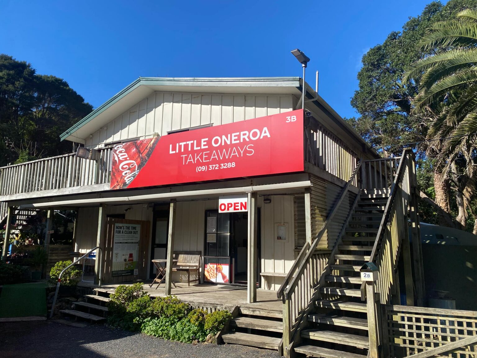 Little Oneroa Takeaways - Overview of Waiheke Island