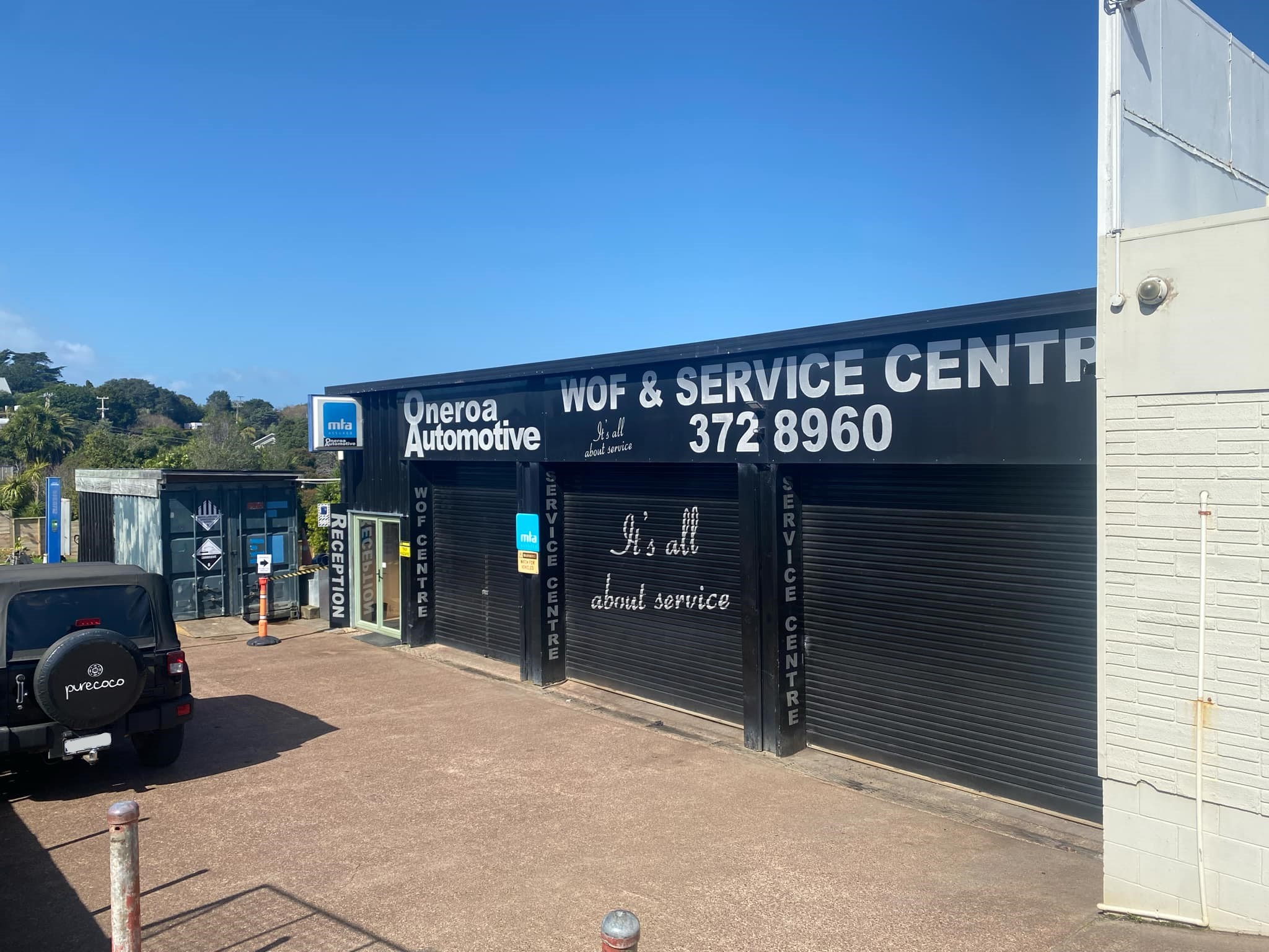 Oneroa Automotive - Overview of Waiheke Island