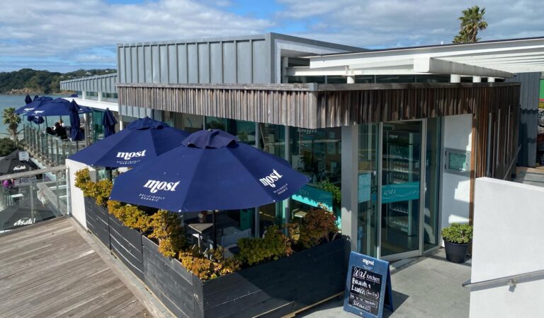 The Heke - Overview of Waiheke Island