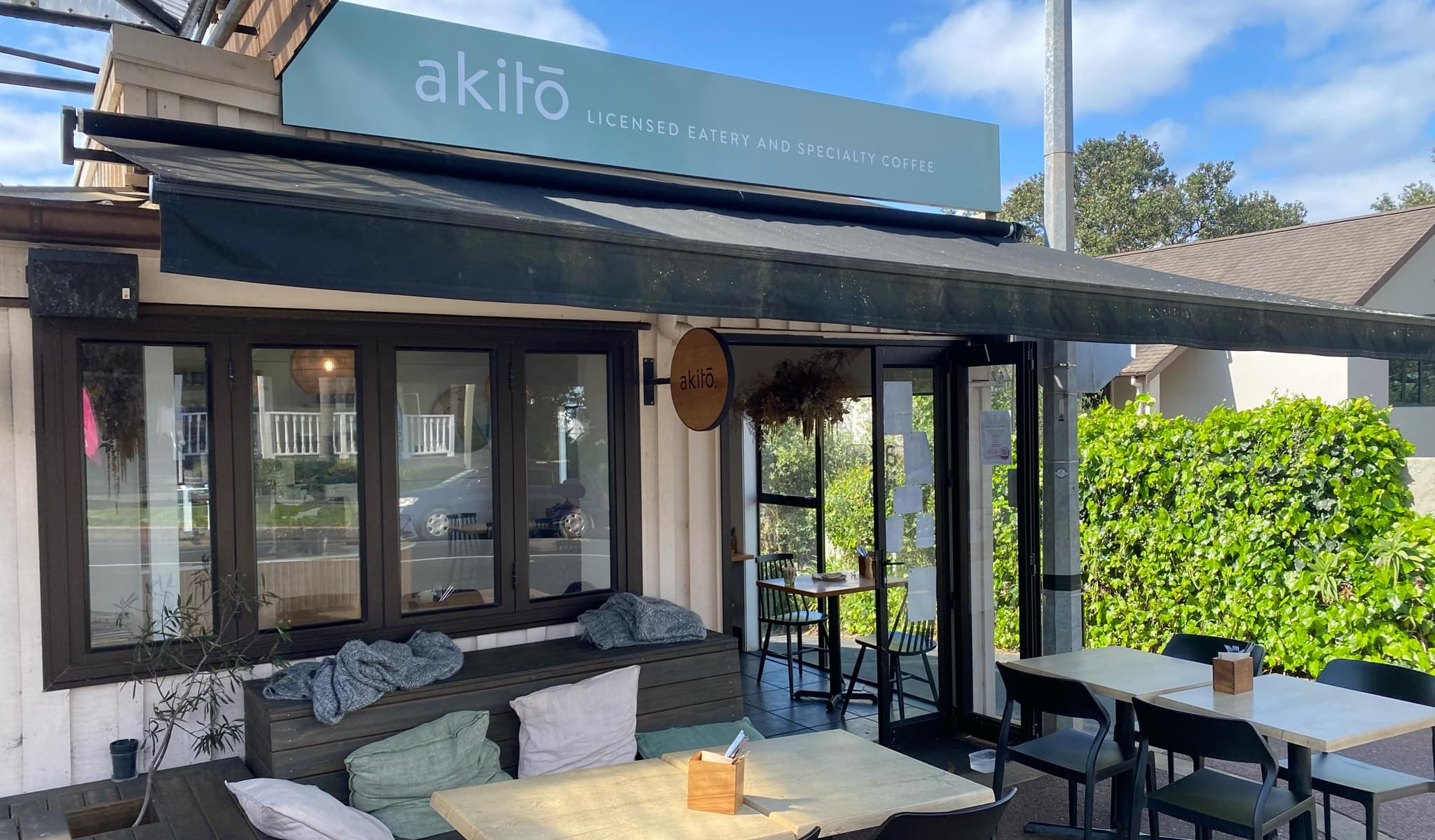 Akito Eatery - Overview of Waiheke Island