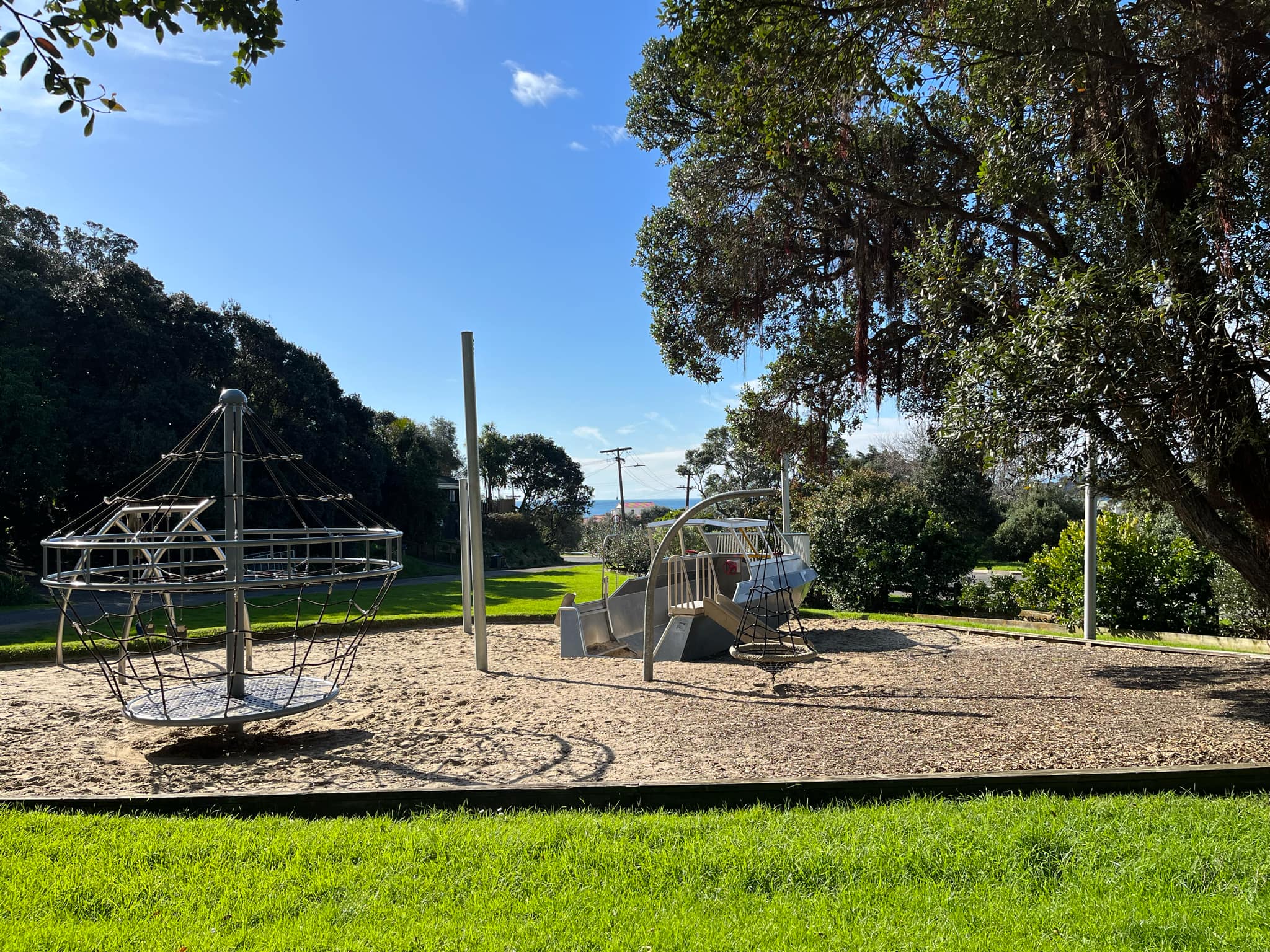 Tin Boat Reserve - Overview of Waiheke Island