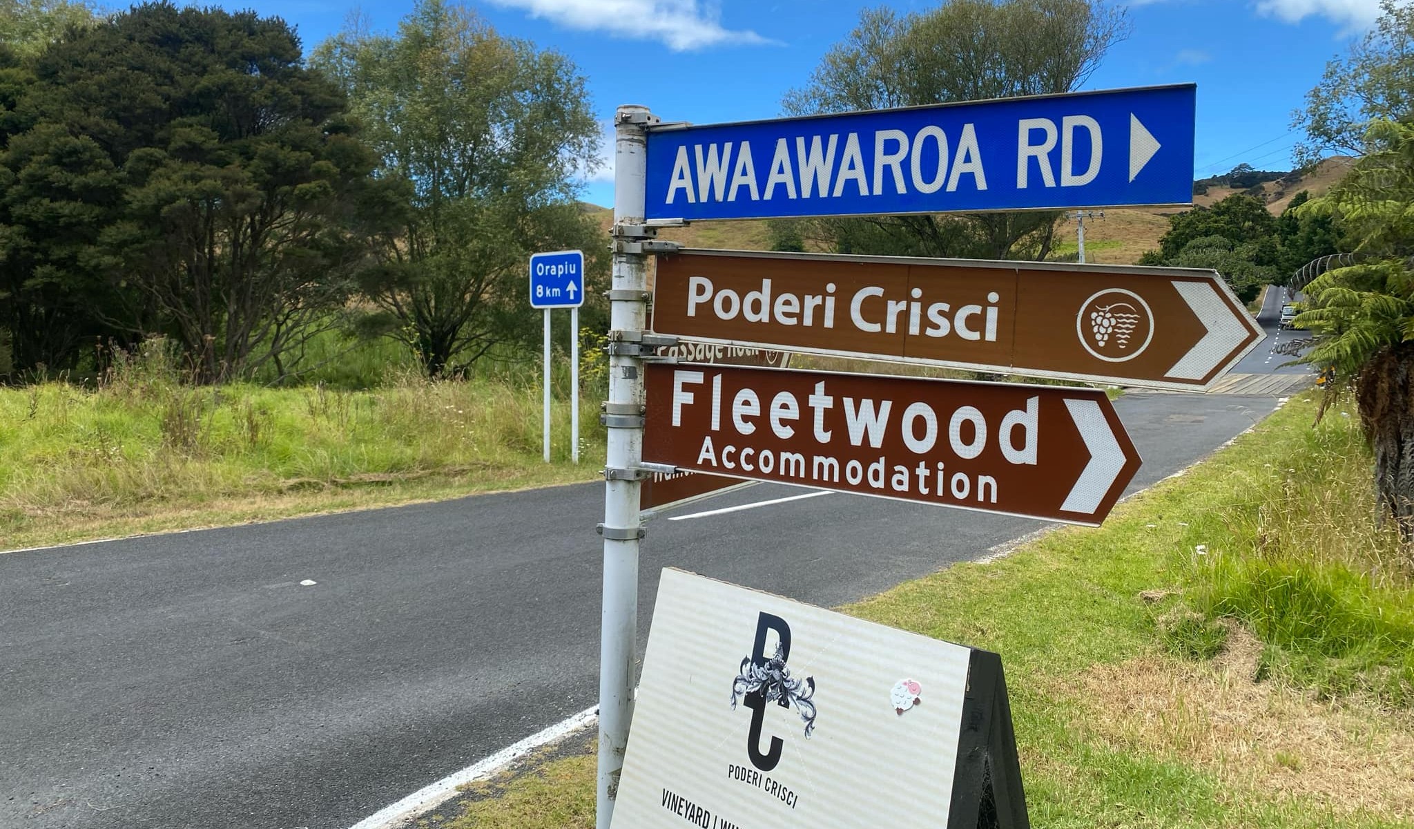 Awaawaroa Road - Overview of Waiheke Island