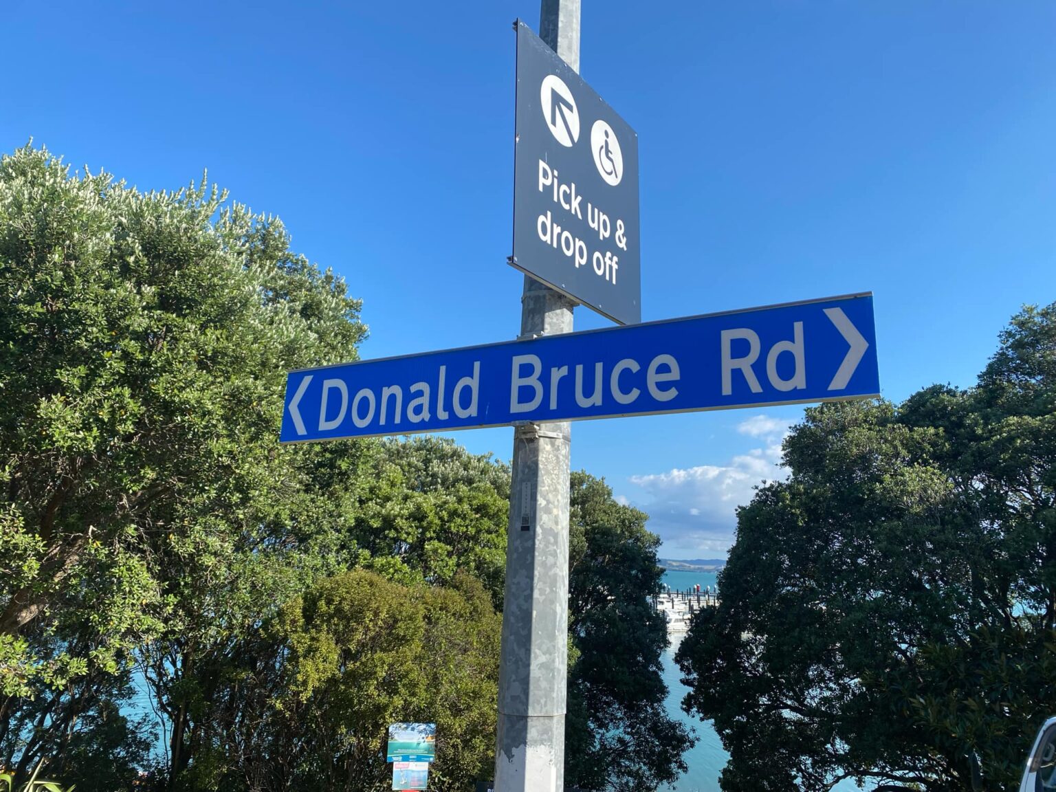 Donald Bruce Road - Overview of Waiheke Island