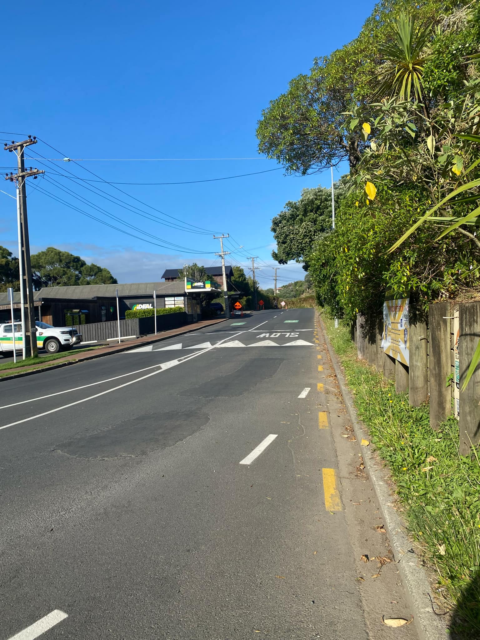 Hamilton Road - Overview of Waiheke Island